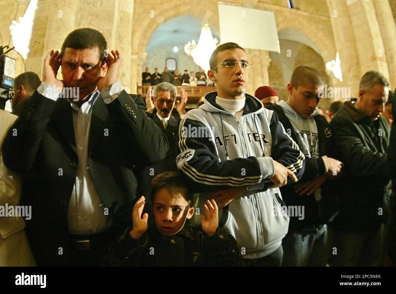Lebanese Muslims attend Eid al-Adha prayers in the Al-Omar Al-Kabir ...