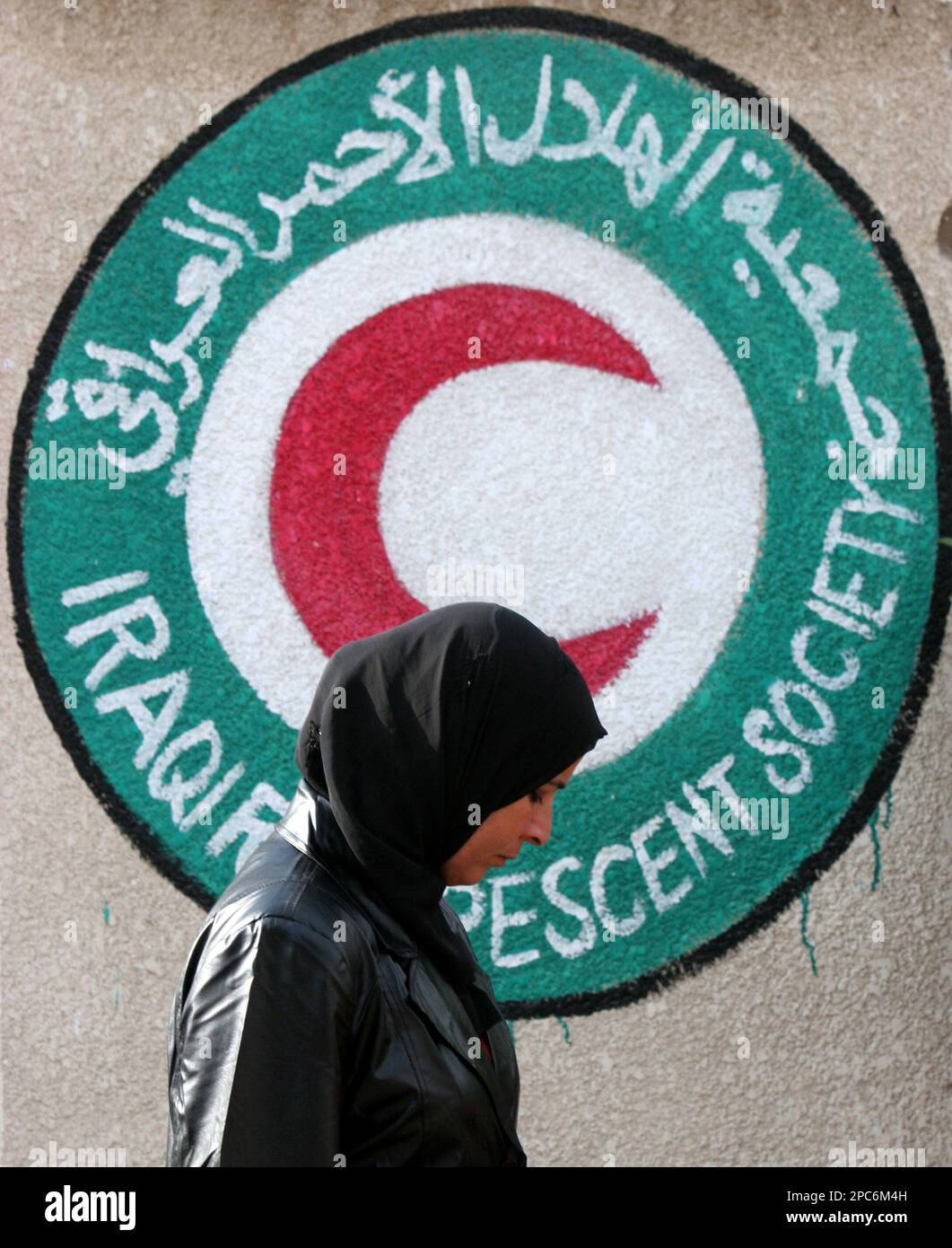 An Iraqi woman, a relative of one of the people that were kidnapped in ...