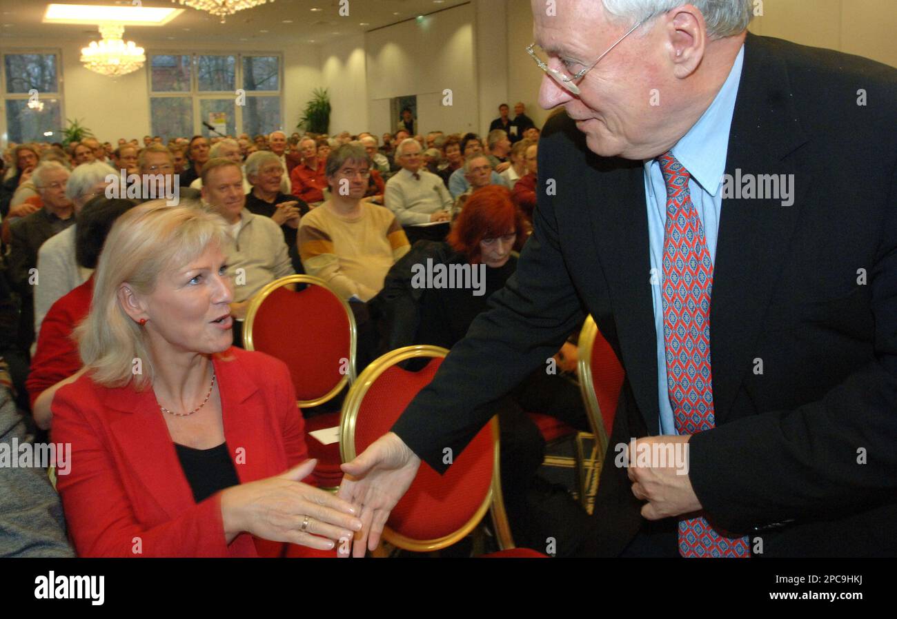 Der Fraktionsvorsitzende der Linkspartei im deutschen Bundestag und ...