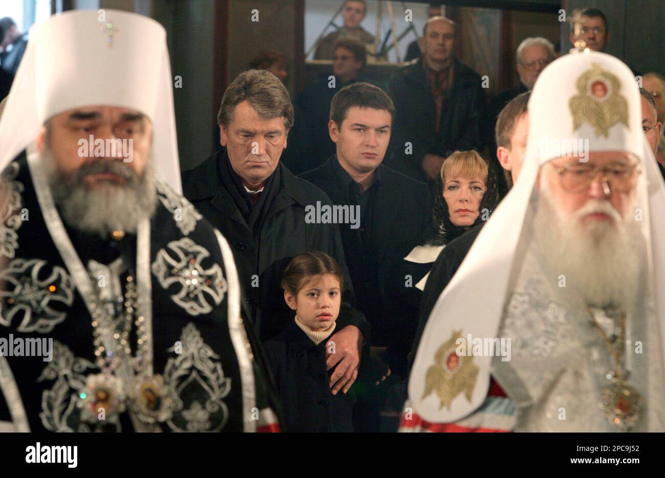Ukraine's President Viktor Yushchenko, second left, prays with his ...