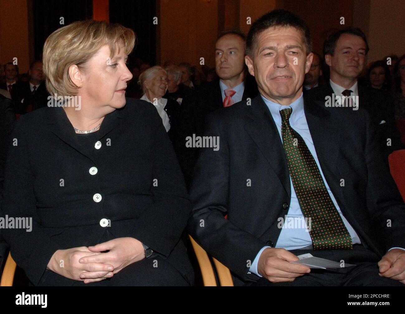 Bundeskanzlerin Angela Merkel, links, und ihr Ehemann Joachim Sauer ...
