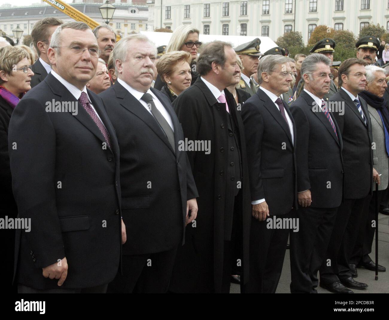 SPOE Vorsitzender Alfred Gusenbauer, Wiens Buergermeister Michael ...