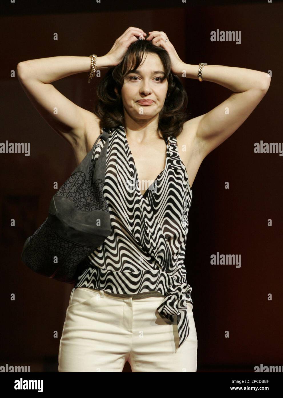 Sylvie Rohrer in der Rolle der Sam probt am Montag, 23. Okt. 2006 im ...