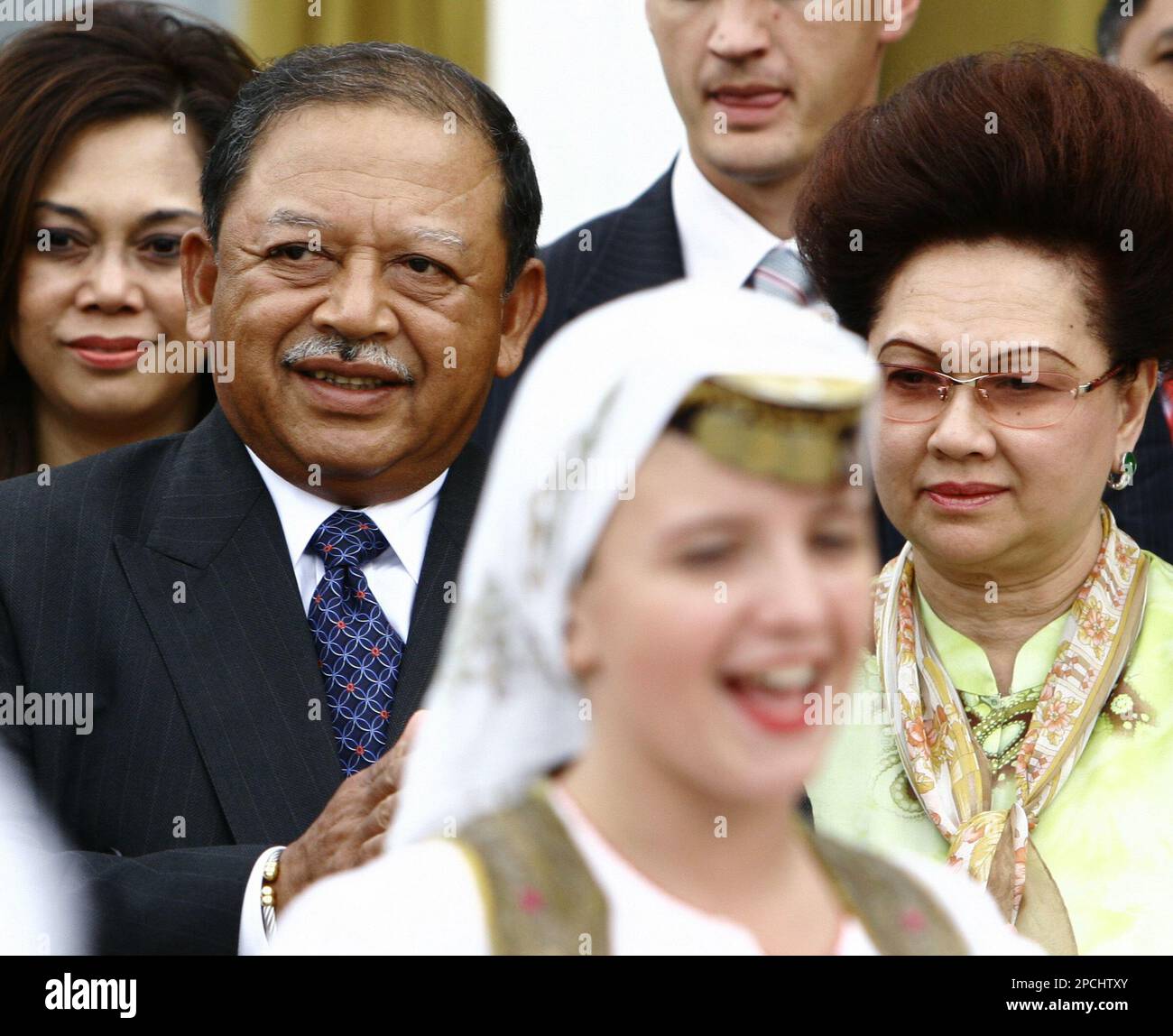 The king and queen of Malaysia King Syed Sirajuddin Syed Putra ...