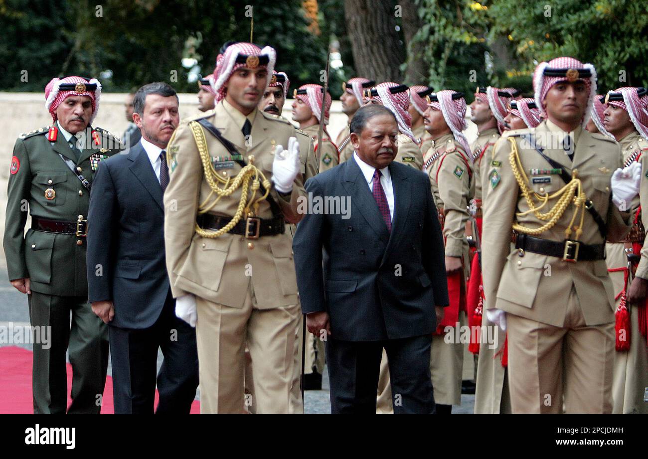 King Abdullah II of Jordan, 2nd left, and Malaysian King Syed ...