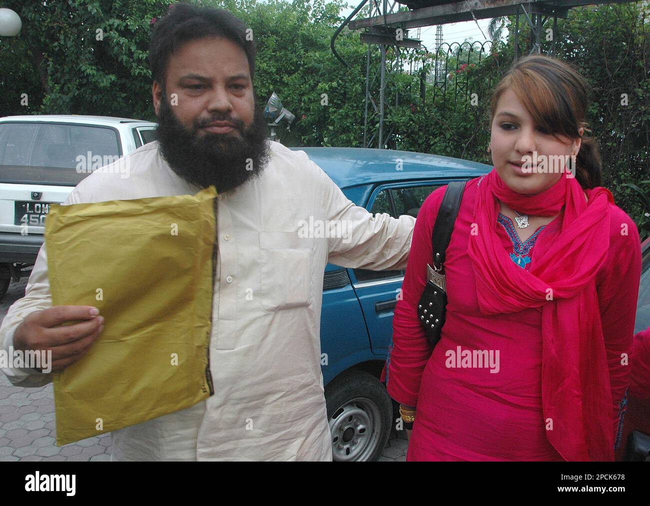 Scottish-Pakistani girl Molly Campbell, 12, right, also known as Misbah ...