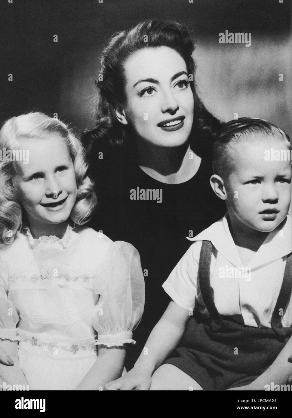 Juni 1945 los angeles -Fotos und -Bildmaterial in hoher Auflösung – Alamy