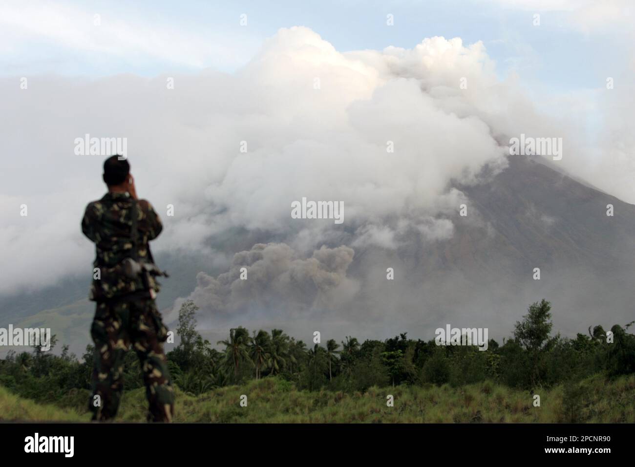 A Filipino soldier guarding the six-kilometer (3.7 miles) Permanent ...