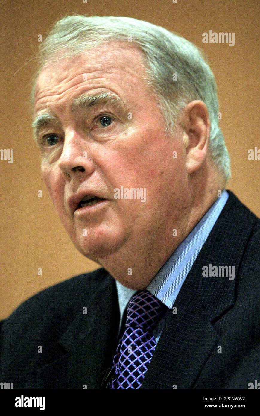 Alaska Gov. Frank Murkowski speaks to Alaska Federation of Natives ...