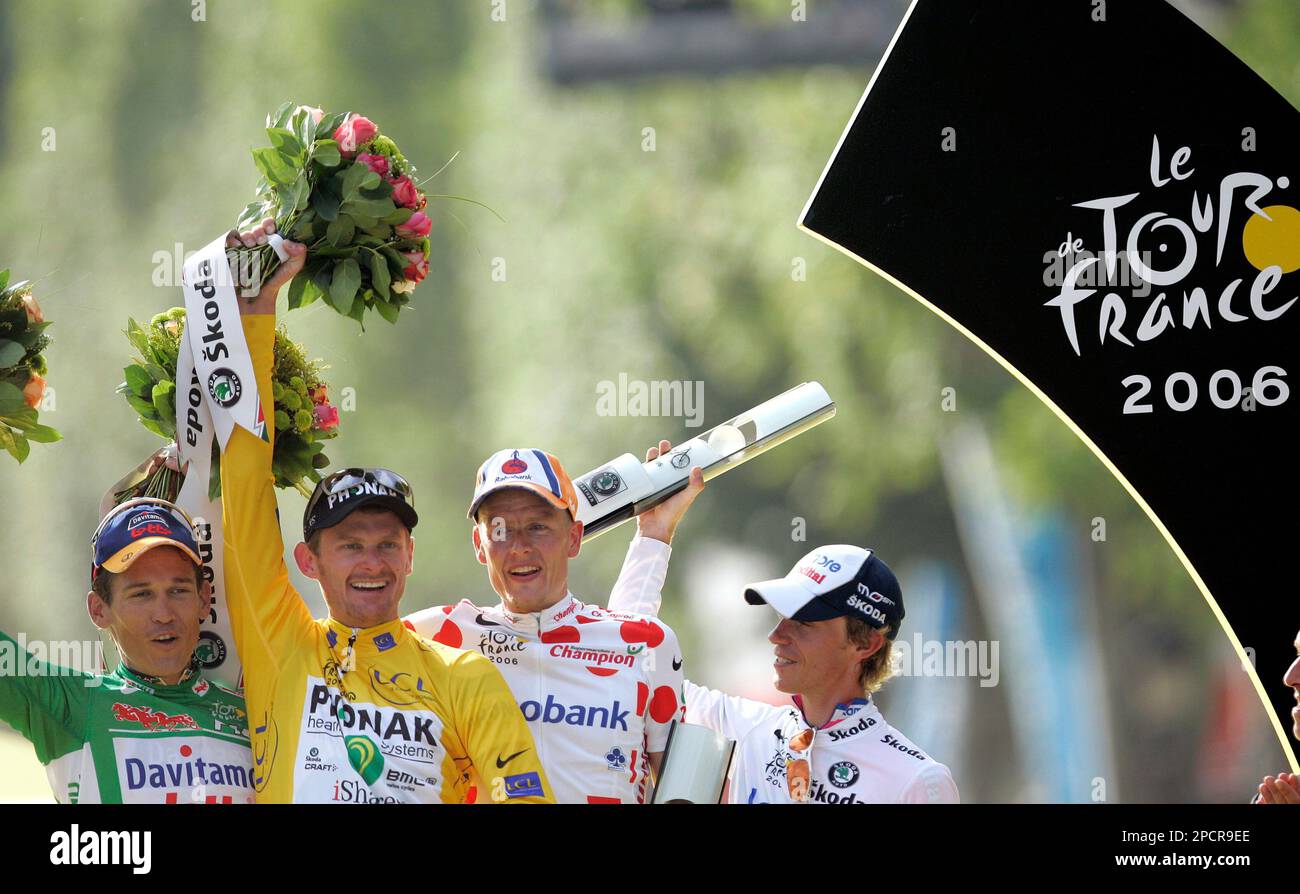 Floyd Landis of the US, second from left, is flanked by best sprinter ...