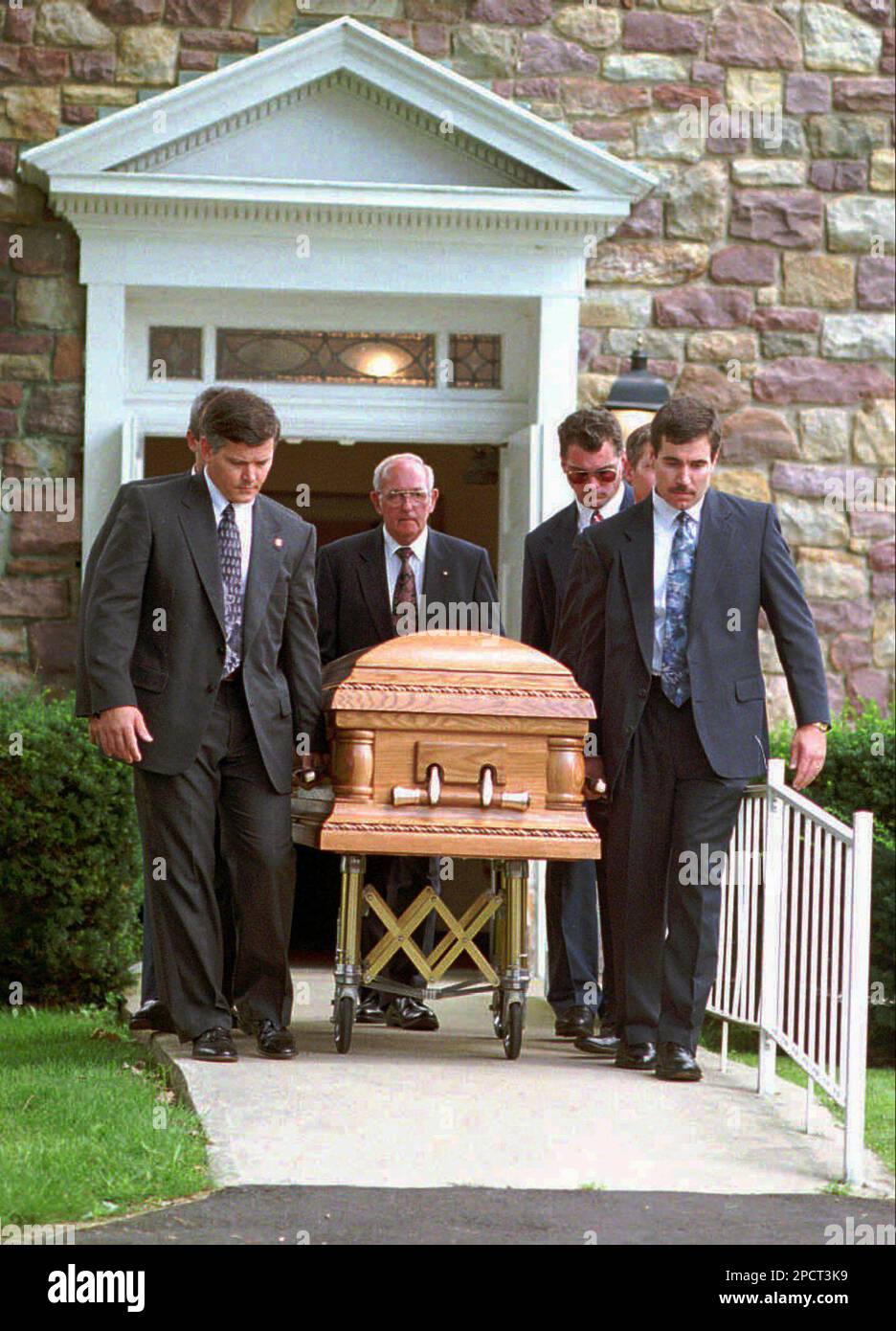 ** ADVANCE FOR SUNDAY, JULY 16 ** FILE **Pallbearers, including FBI ... ** ADVANCE FOR SUNDAY, JULY 16 ** FILE **Pallbearers, including FBI ...