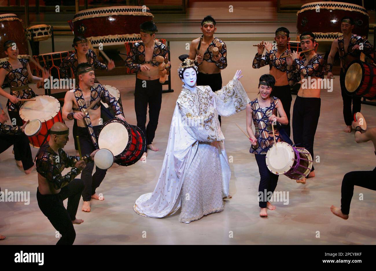 Japan's Kabuki star Tamasaburo Bando, center, dances with Japanese ...
