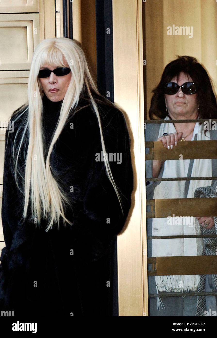 Victoria Gotti, left, sister of John Gotti Jr., exits Manhattan federal ...