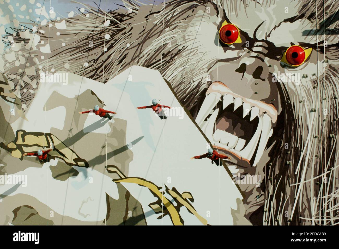 Aerialist acrobatics from Project Bandaloop perform on a billboard ...