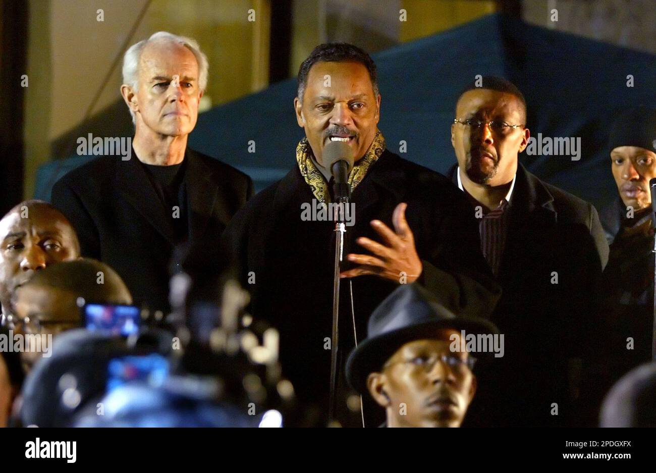 Actor/death penalty opponent Mike Farrell, top left, listens as Rev ...