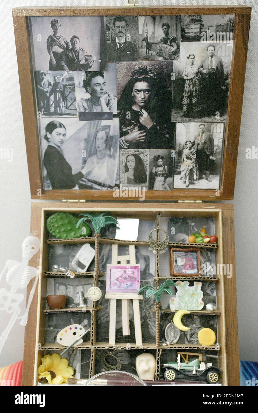 This altar shown in Victoria, Texas, Friday, Oct 11, 2005 pays tribute ...