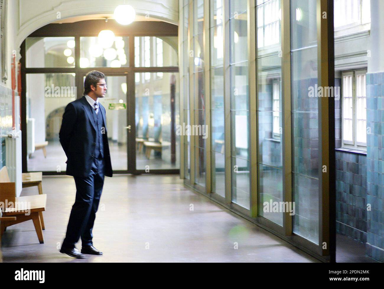 Schiedsrichter Robert Hoyzer steht am Dienstag, 18. Okt. 2005, im ...