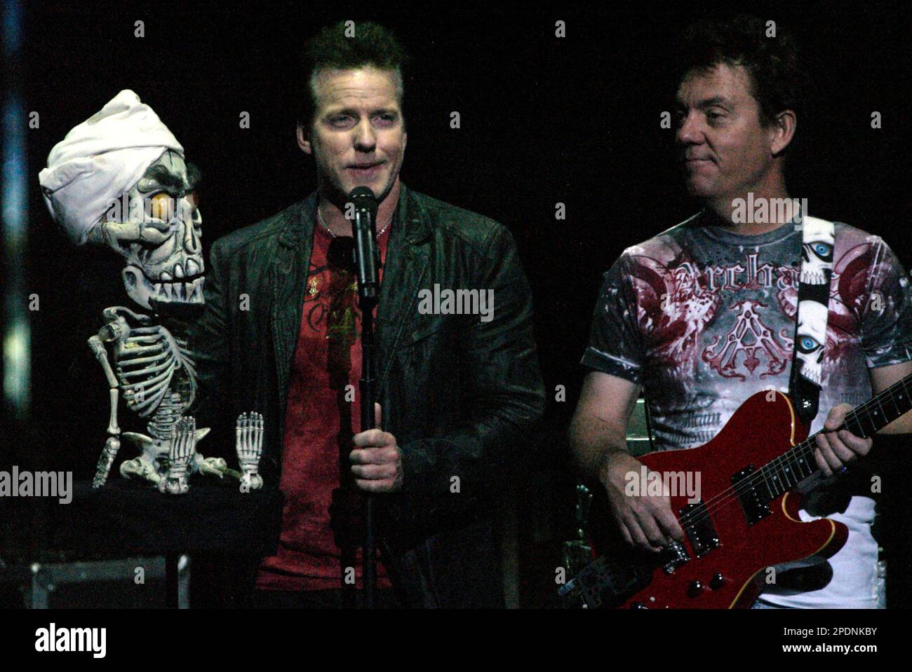 (l-r) "Achmed der tote Terrorist", Jeff Dunham und "Guitar Guy" Brian ...