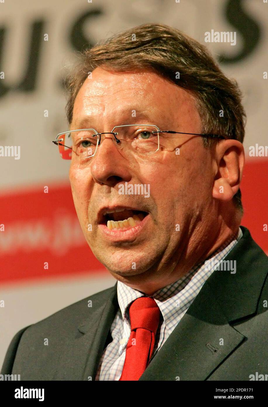 SPD-Generalsekretaer Klaus-Uwe Benneter spricht auf dem JUSO ...