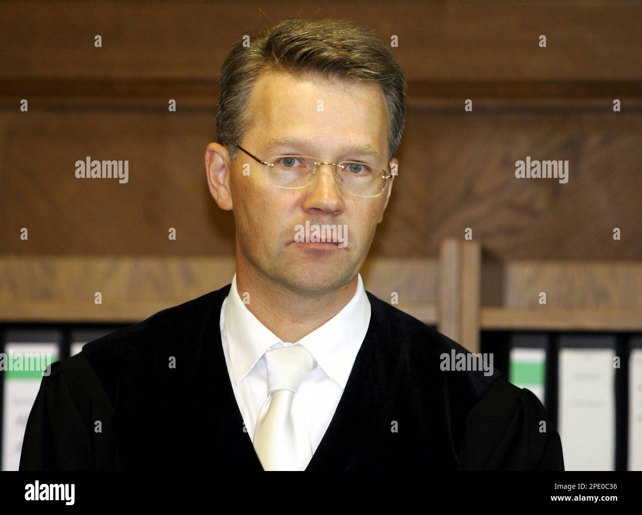 Der Vorsitzende Richter im Bankenskandal, Josef Hoch, kommt am Freitag ...