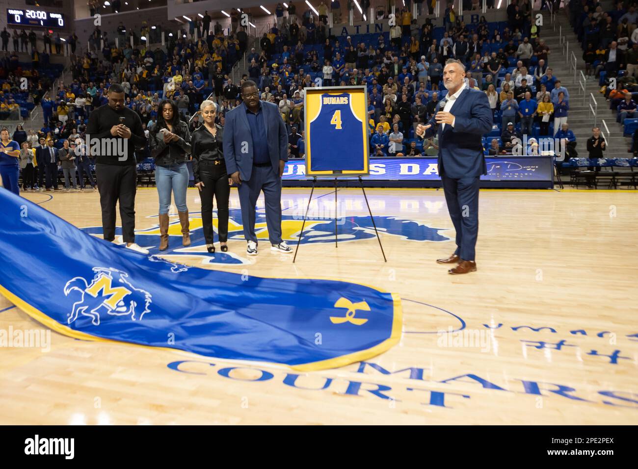 McNeese State University ernennt das Gericht nach Cowboy Great und NBA ...