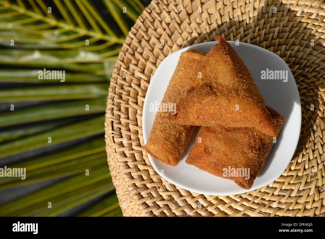 Sri Lanka Chinesische Brötchen, Eier- und Fischrollen in ...