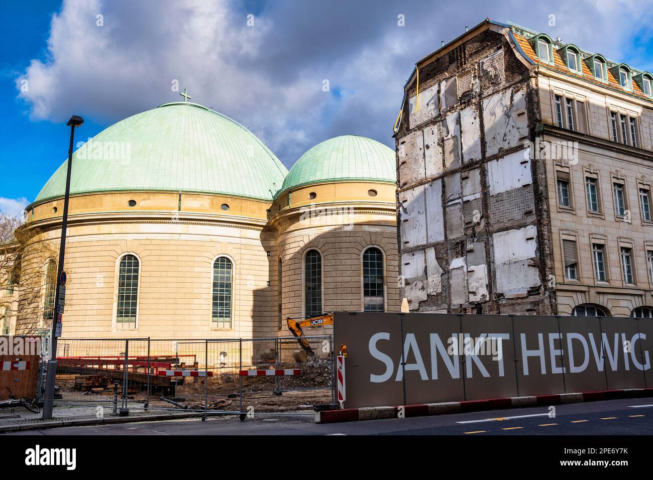 St hedwigs cathedral berlin -Fotos und -Bildmaterial in hoher Auflösung ...