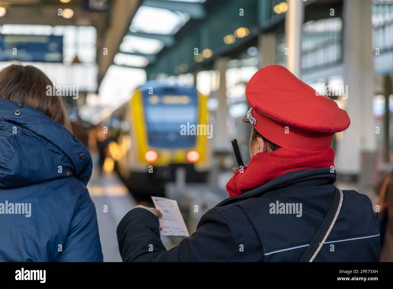 Innenraum des bahnhofs -Fotos und -Bildmaterial in hoher Auflösung – Alamy