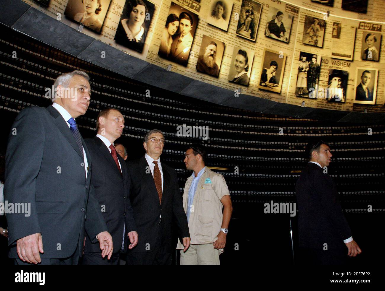 Israeli President Moshev Katzav, left, Russian President Vladimir Putin ...