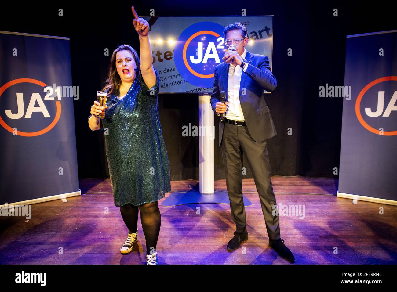 Die parteien reagieren -Fotos und -Bildmaterial in hoher Auflösung – Alamy