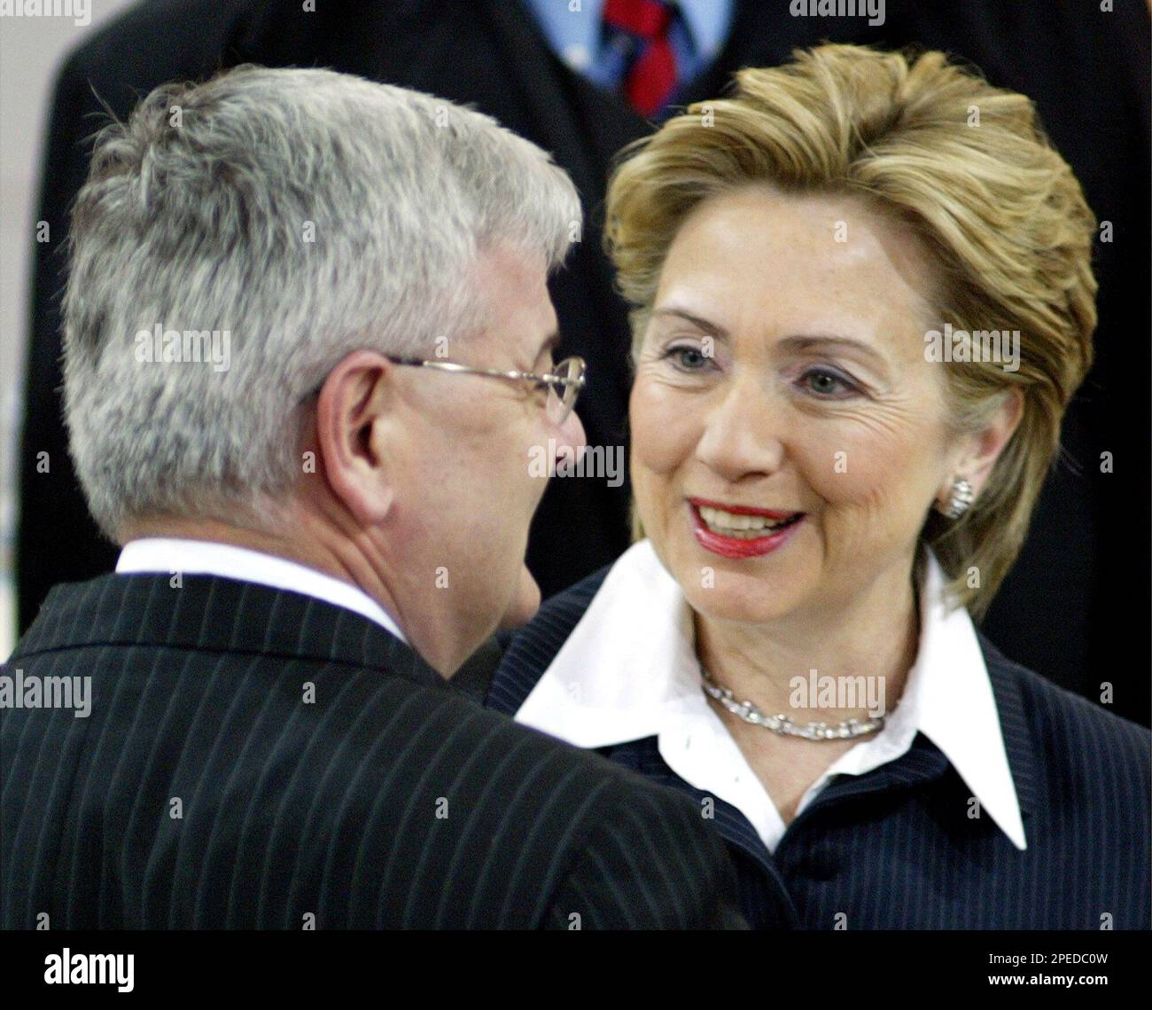 Die US-Senatorin Hillary Rodham Clinton spricht am Sonntag, 13. Februar ...