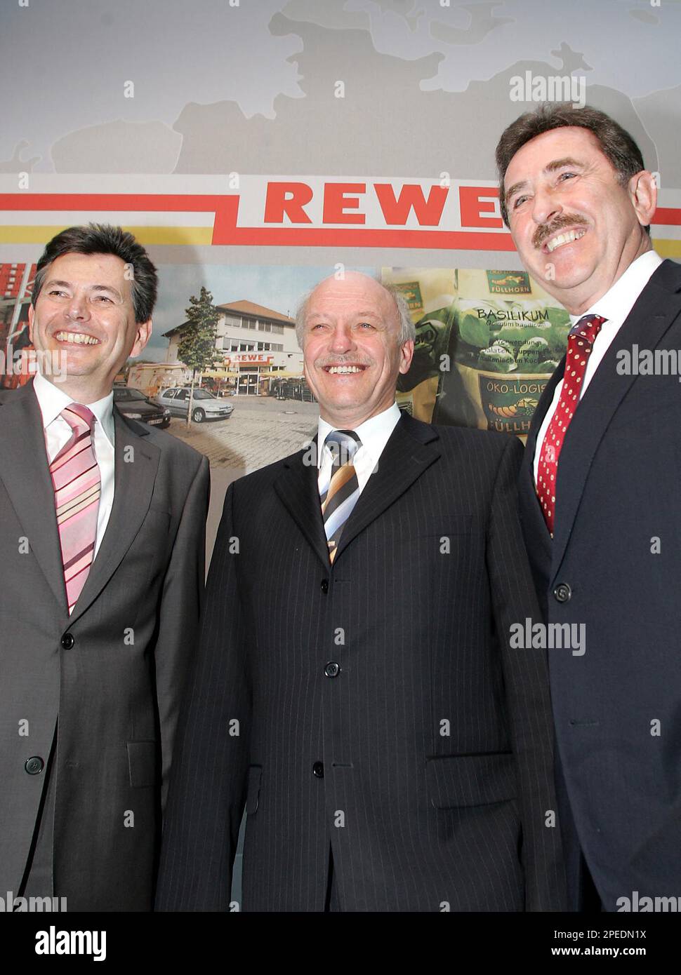 Die Vorstaende der REWE-Handelsgruppe Hans Schmitz, Gerd Bruse und ...