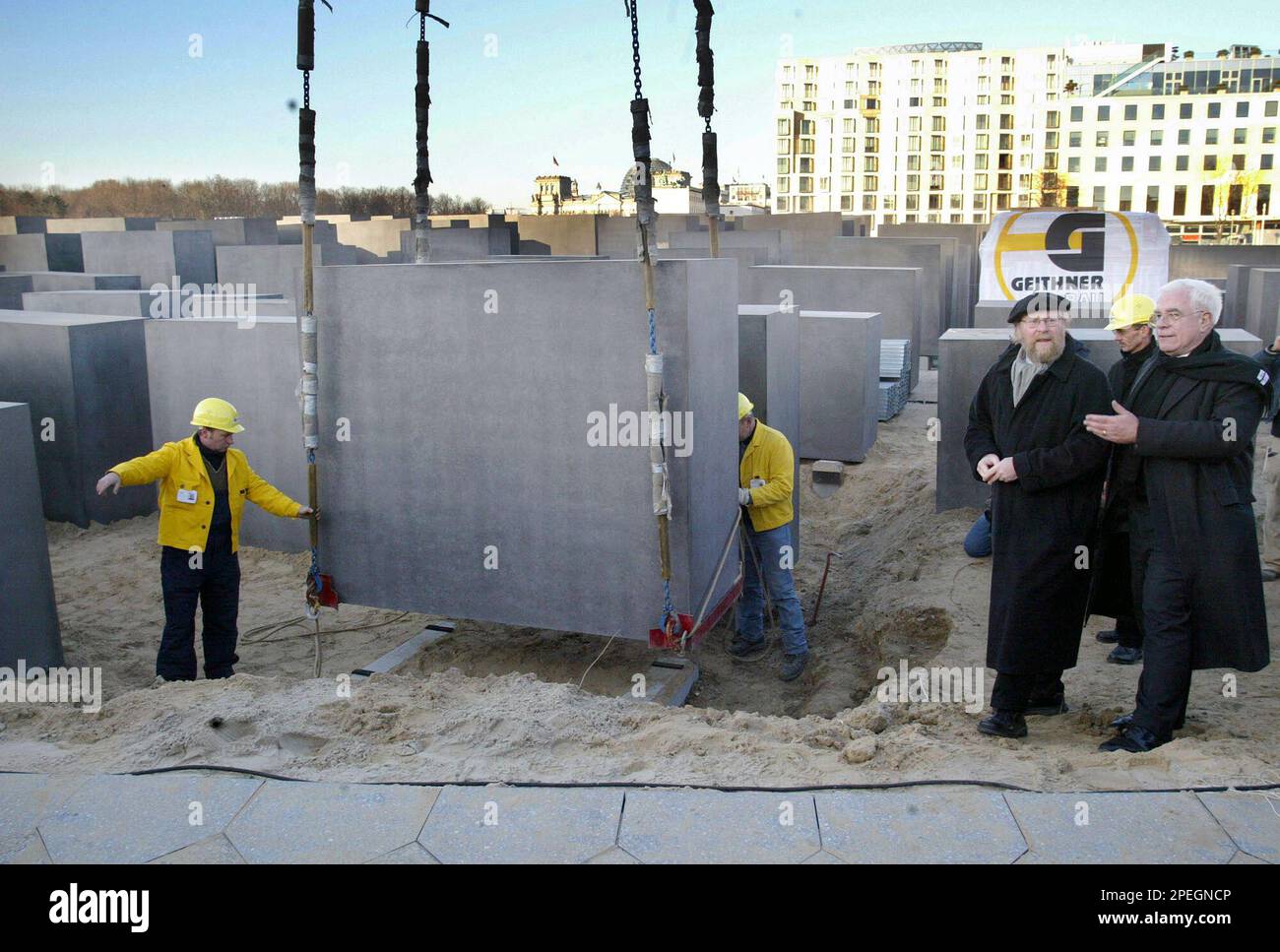 German Speaker of parliament Wolfgang Thierse, second right, and U.S ...