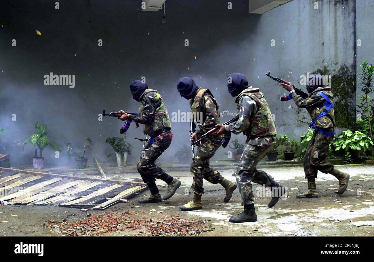 Indian army commandos of Counter Insurgency and Jungle Warfare School ...