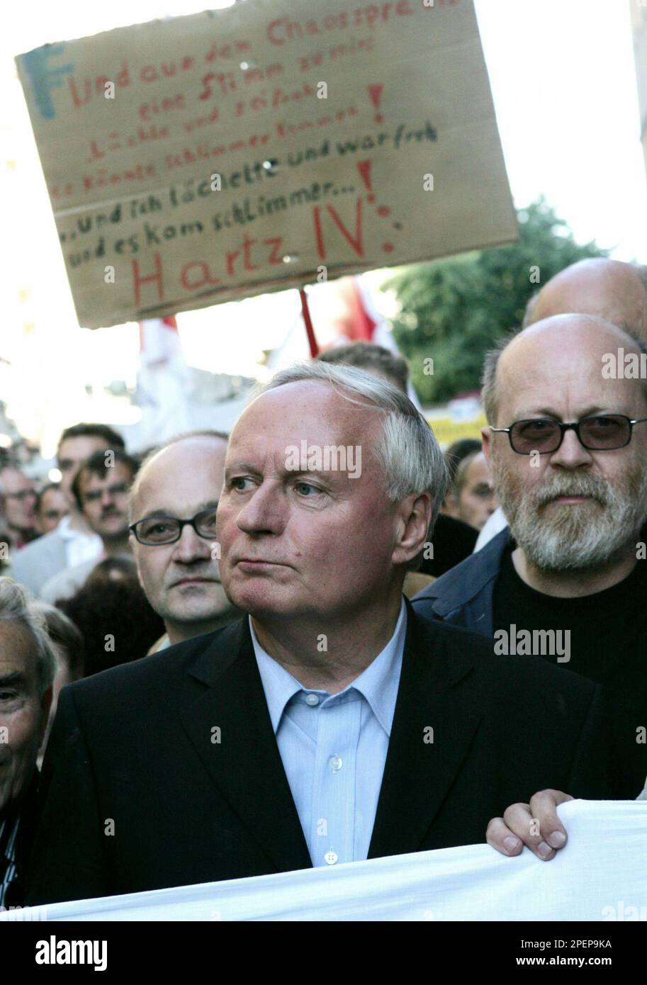 Der fruehere SPD-Vorsitzende Oskar Lafontain waehrend der ...