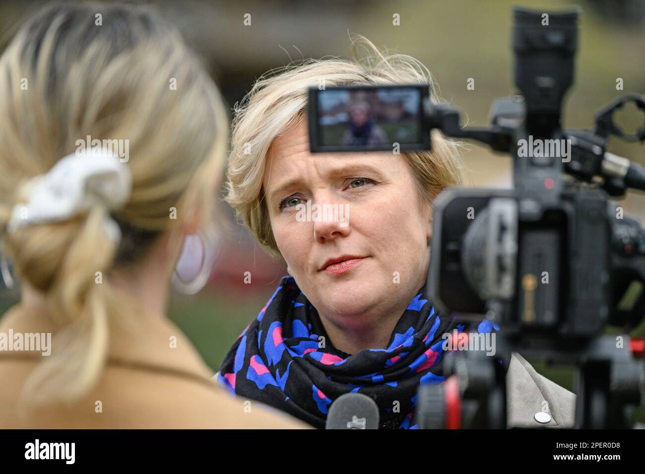 Interview mit jeremy hunt -Fotos und -Bildmaterial in hoher Auflösung ...