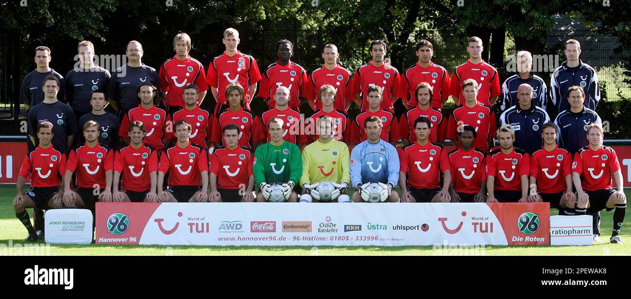 Foto vom Dienstag, 6.Juli 2004 zeigt das Team des ...