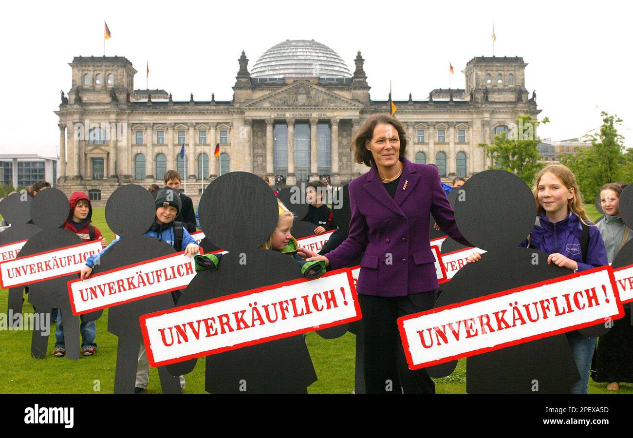 Die Frau des Bundespraesidenten und UNICEF-Botschafterin, Christina Rau ...