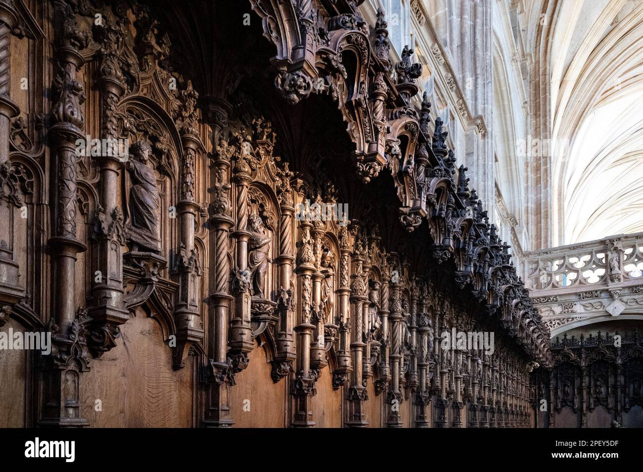 Gothic relief sculptures -Fotos und -Bildmaterial in hoher Auflösung ...