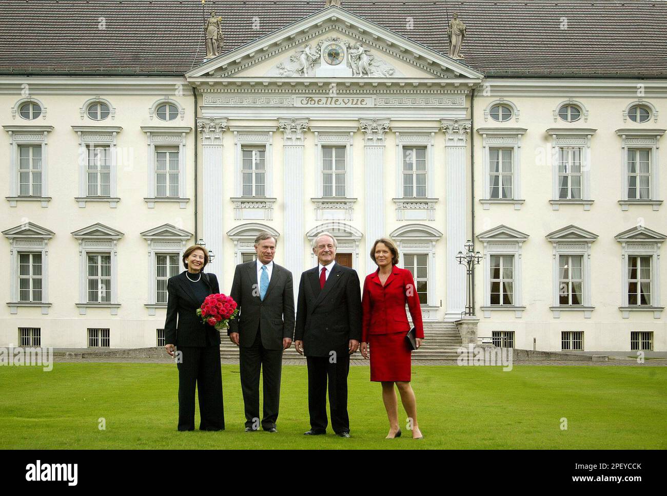 Das neue Praesidentenpaar Horst Koehler und seine Ehefrau Eva, links ...