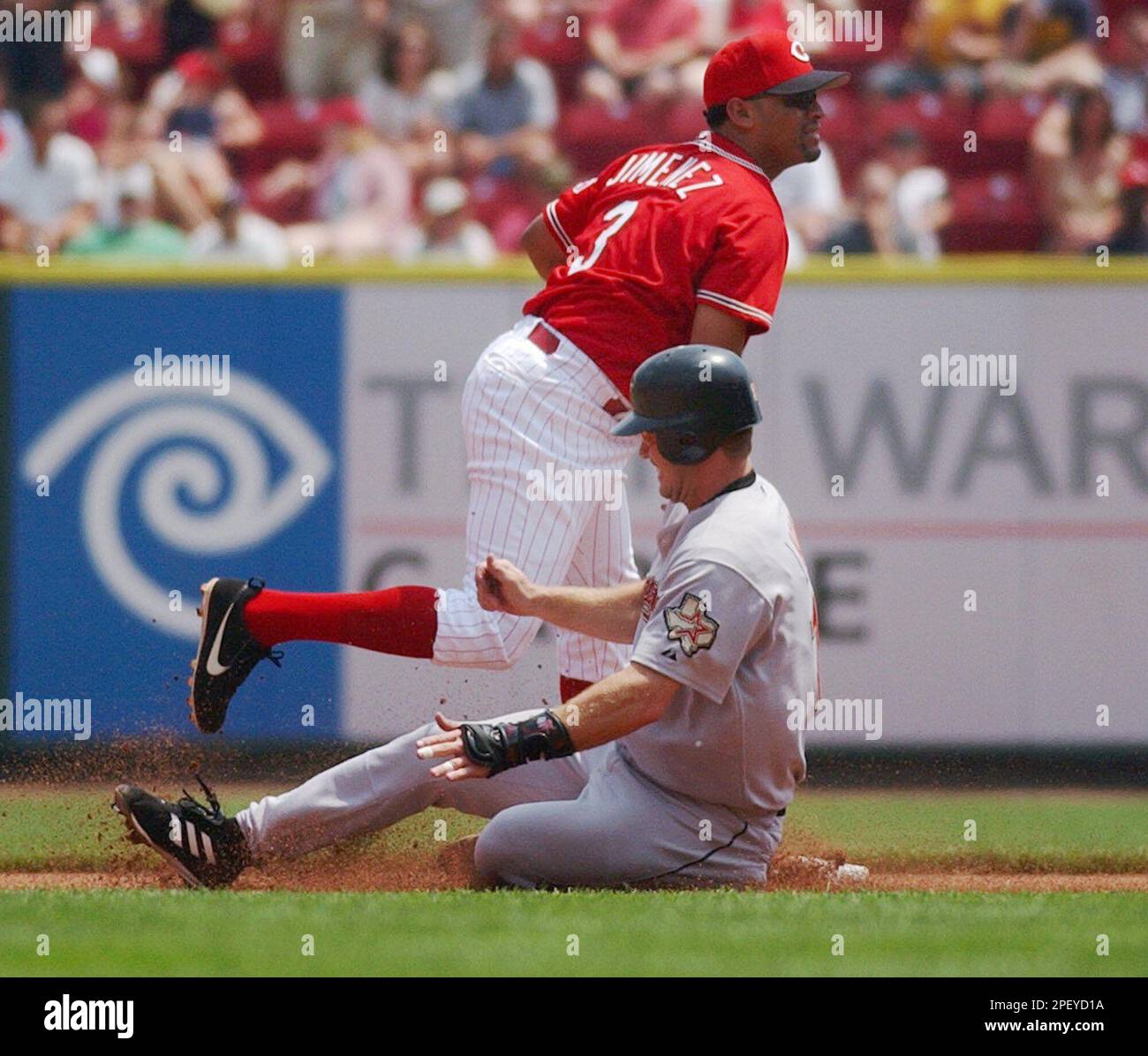 Houston Astros' Jeff Kent is forced out at second as Cincinnati Reds D ...