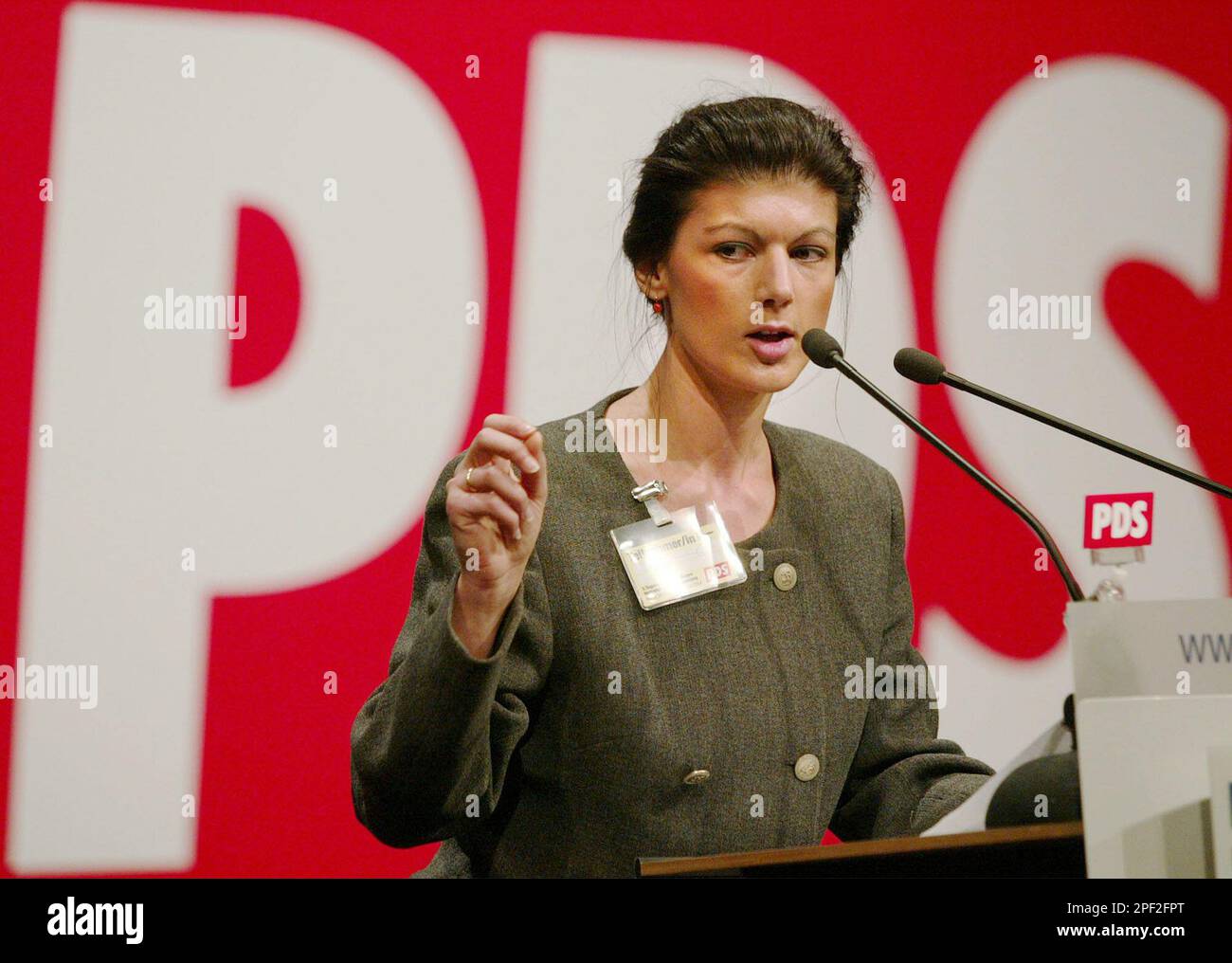 PDS-Europawahl-Kandidatin Sahra Wagenknecht spricht bei ihrer ...