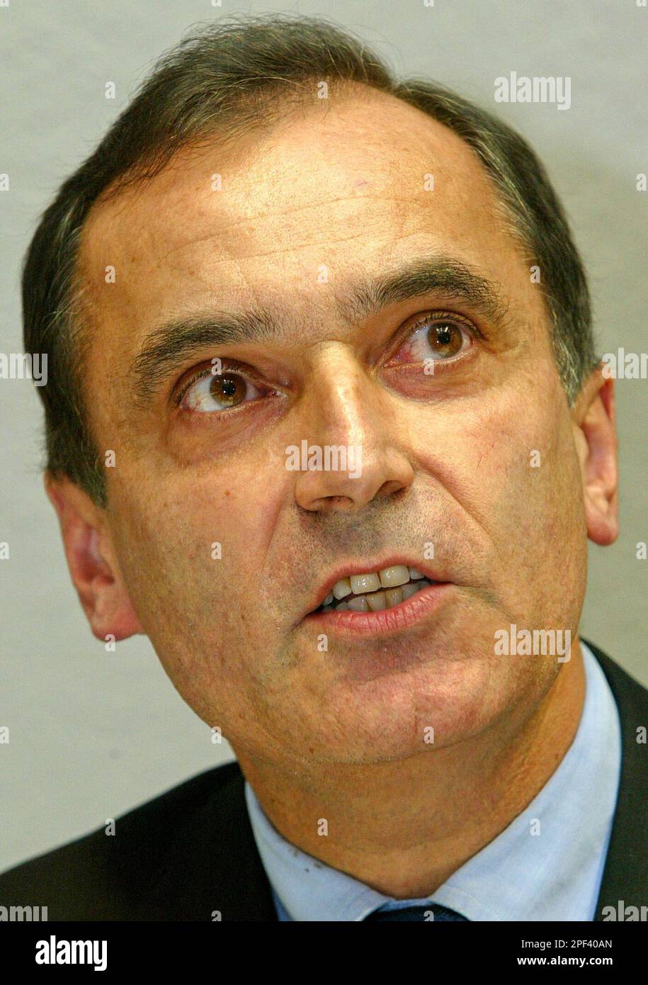 Oberstaatsanwalt Norbert Roeger waehrend einer Pressekonferenz in ...