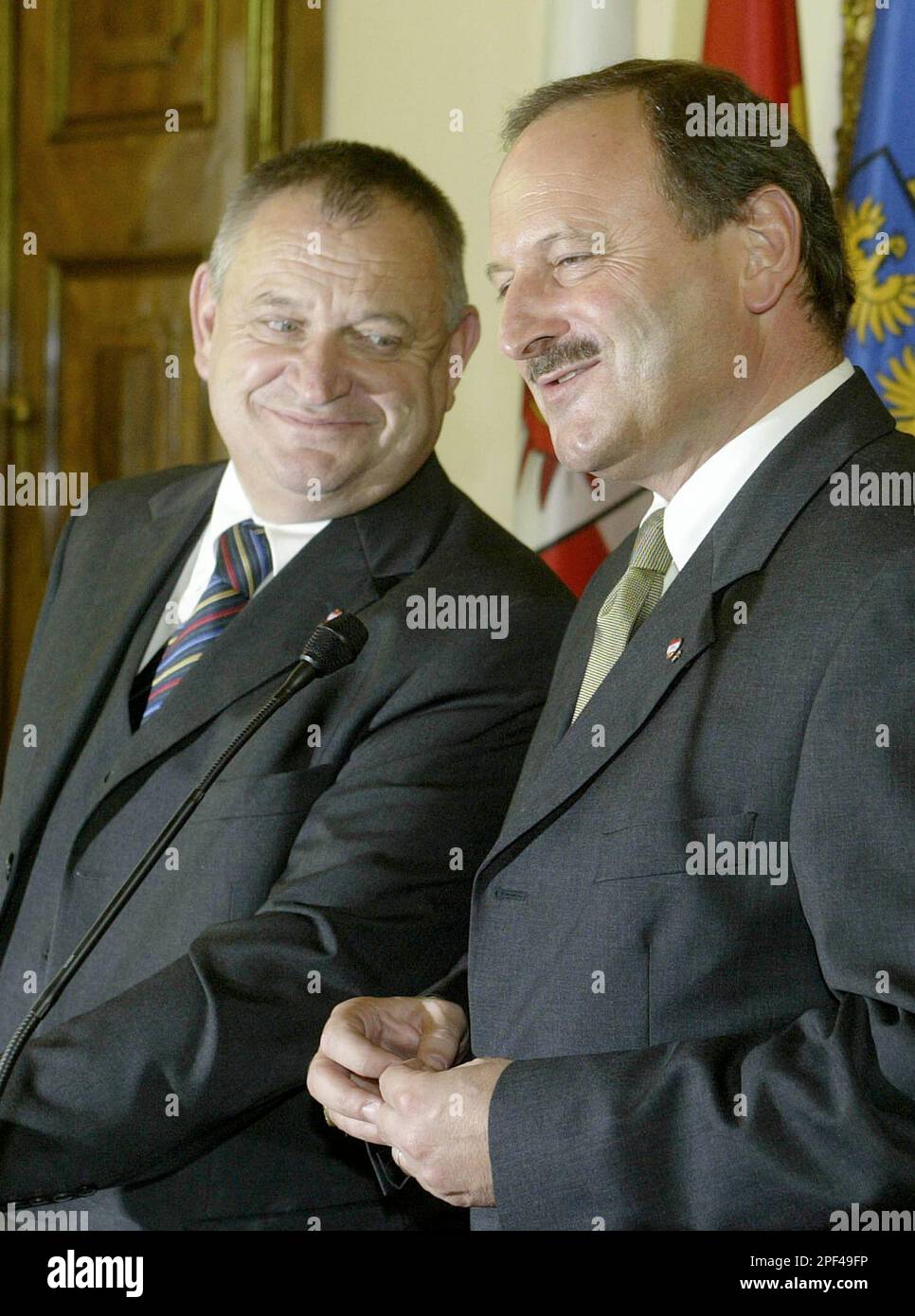 Der scheidende Vizekanzler Herbert Haupt und sein designierter ...