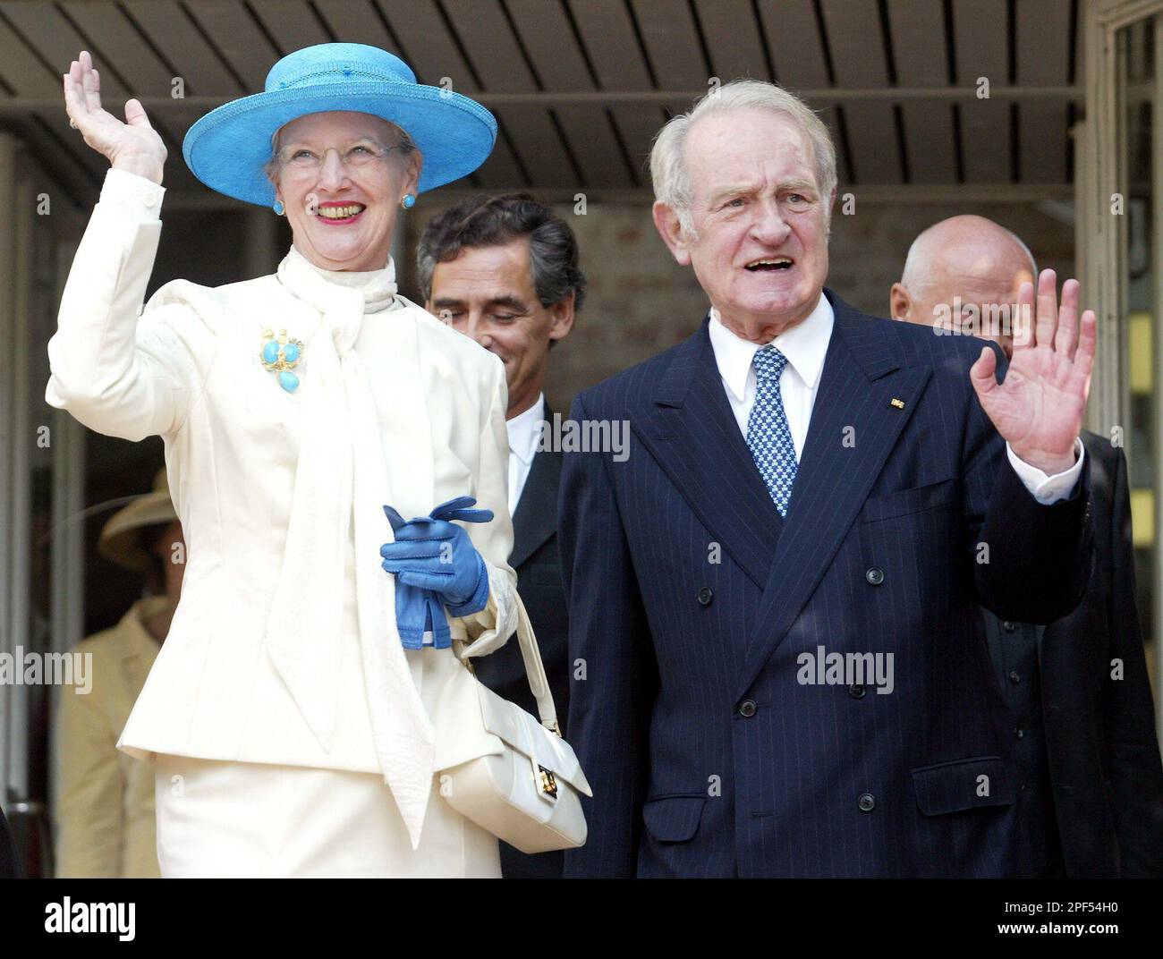 Daenemarks Koenigin Margrethe II und Bundespraesident Johannes Rau ...