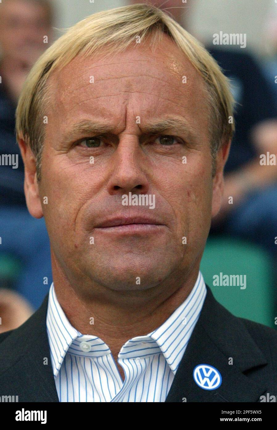 Der Trainer des Fussball-Bundesligisten VfL Wolfsburg Juergen Roeber ...