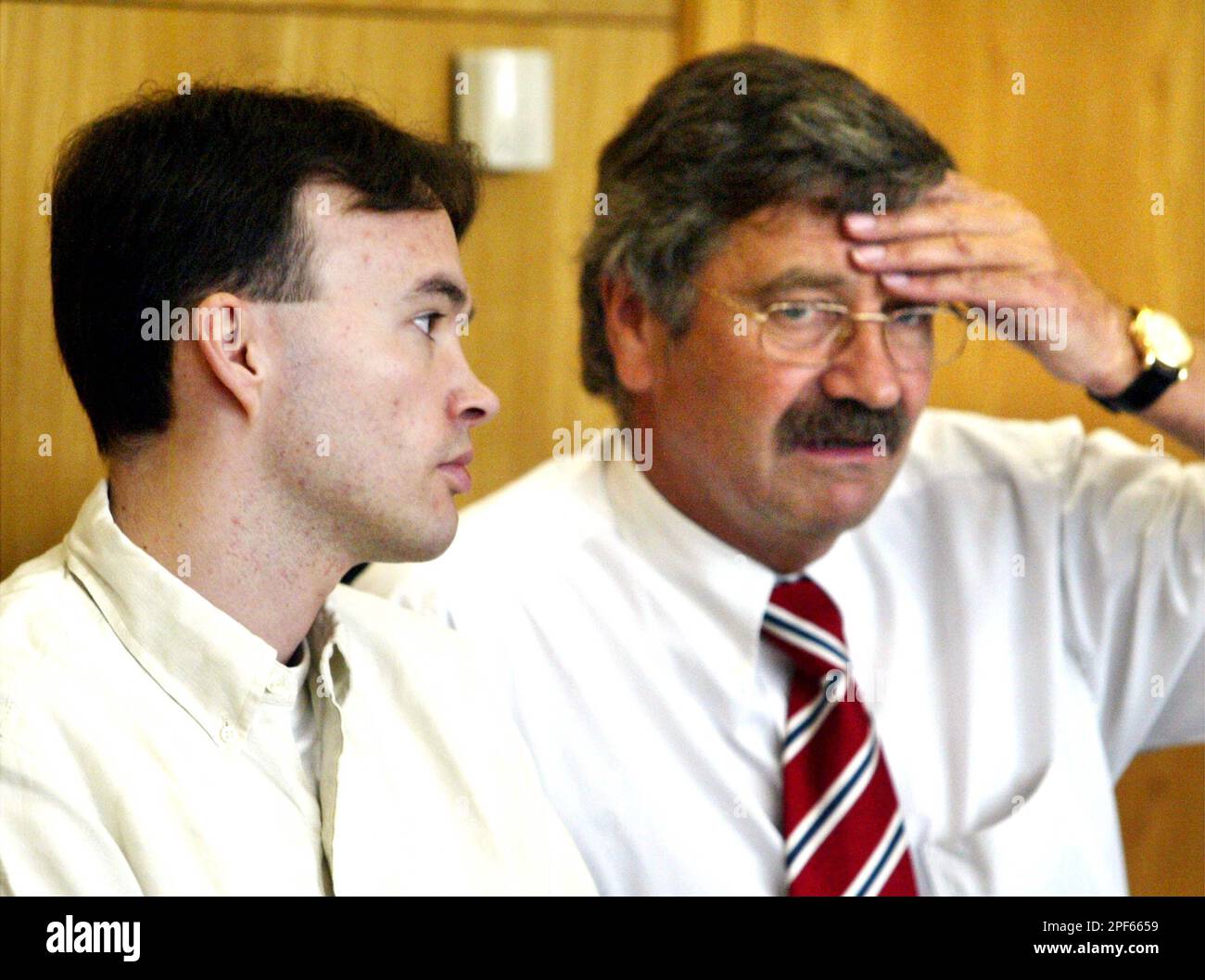 Der Angeklagte Magnus G., links, und sein Verteidiger Hans Ulrich ...