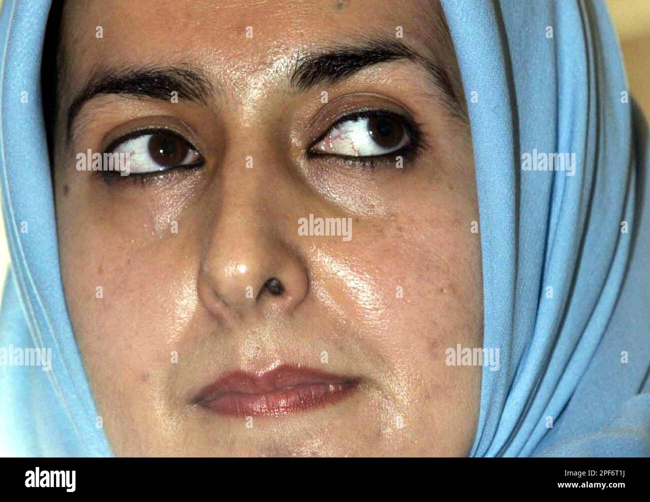 Die muslimische Lehrerin Ferestha Ludin wartet am Dienstag, 3. Juni ...