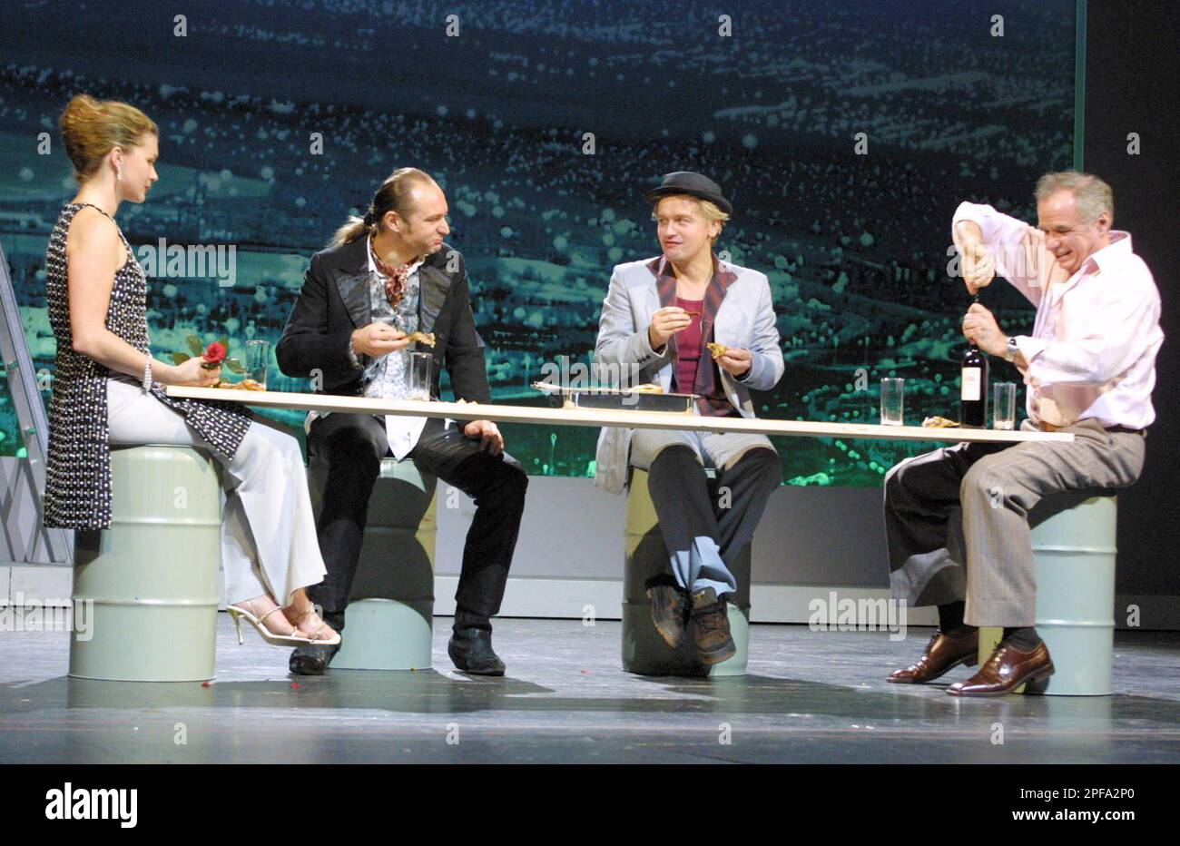 Anna Franziska Srna in der Rolle der Babette, Guenther Franzmeier als ...