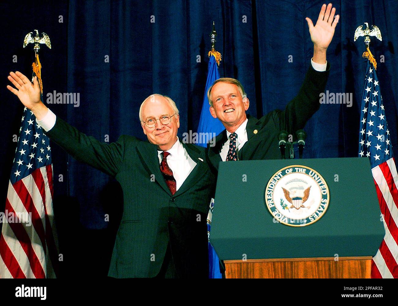 Vice President Dick Cheney, left, and U.S. Rep. Rob Simmons, R-Conn ...